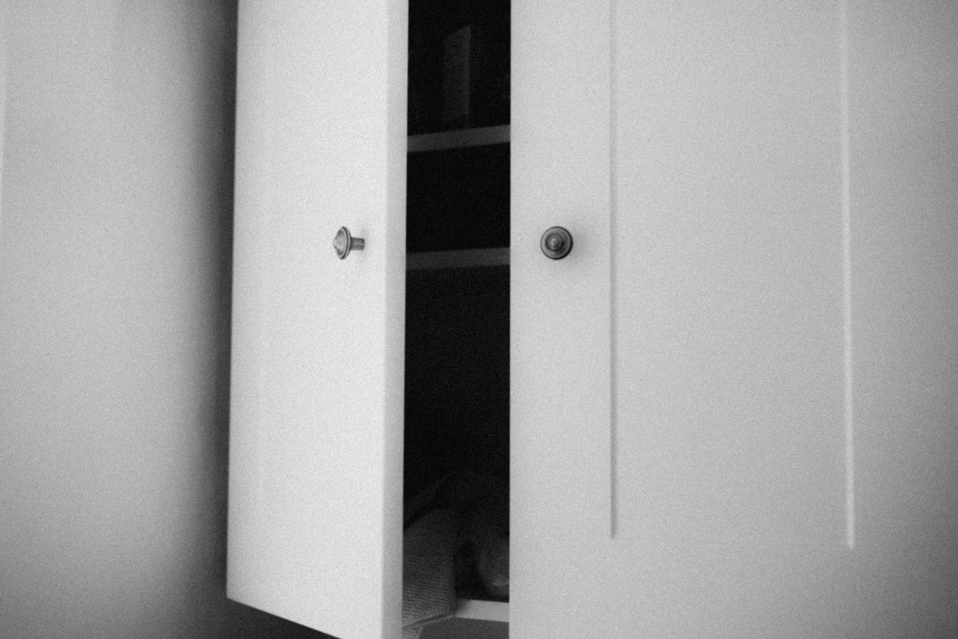 How to Fix Loose Cabinet Doors and Drawers | Cutting Edge Cabinetry